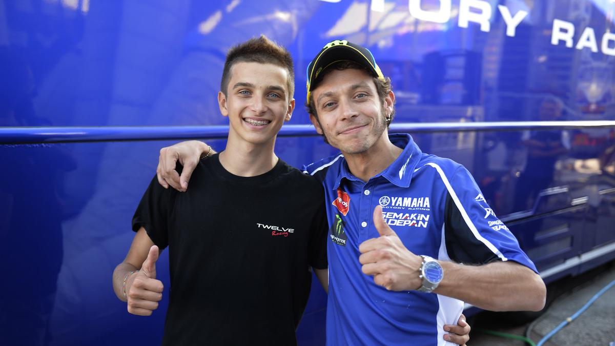 Kisah Adik Tiri Rossi Tak Tahu Sang Kakak Bintang MotoGP