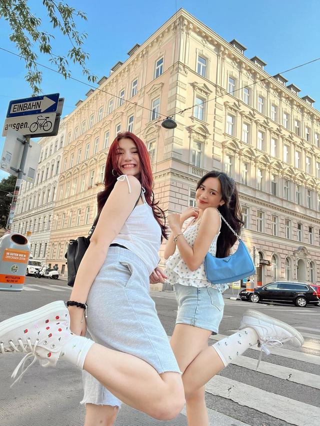 7 Potret Seru Beby Tsabina dan Cassandra Lee Liburan di Vienna, Kompak ...