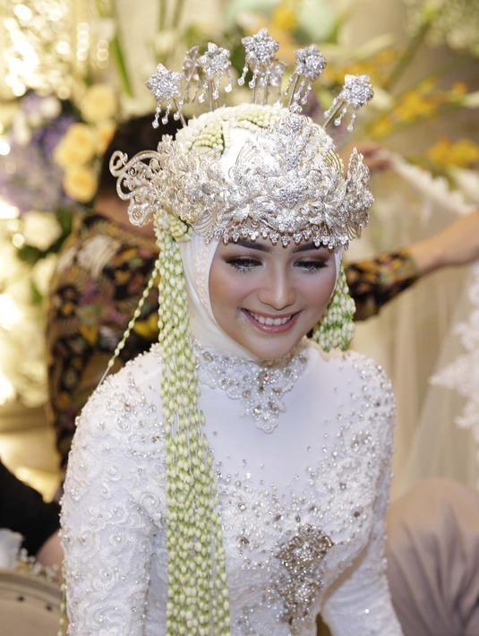 Potret Pernikahan Citra Kirana dan Rezky Aditya dengan Adat Sunda ...
