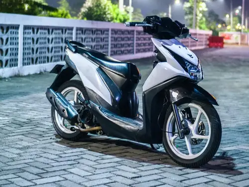 Beat Modifikasi Hitam