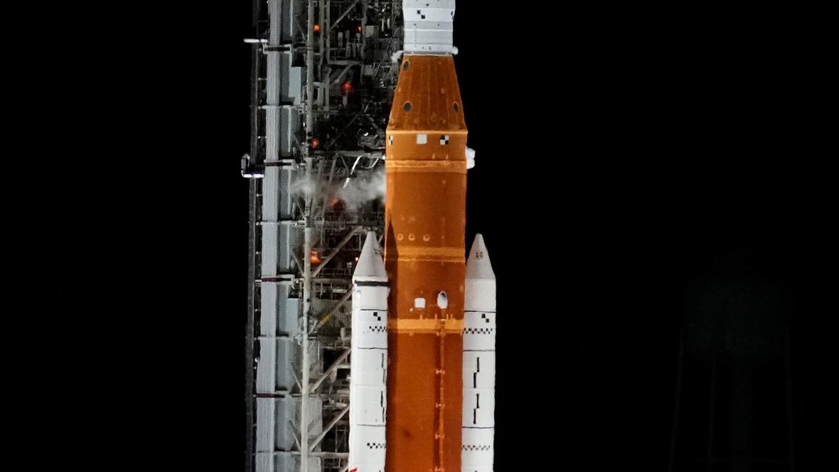 NASA Tunda Misi Artemis: Pendaratan Astronot di Bulan Mundur ke 2027