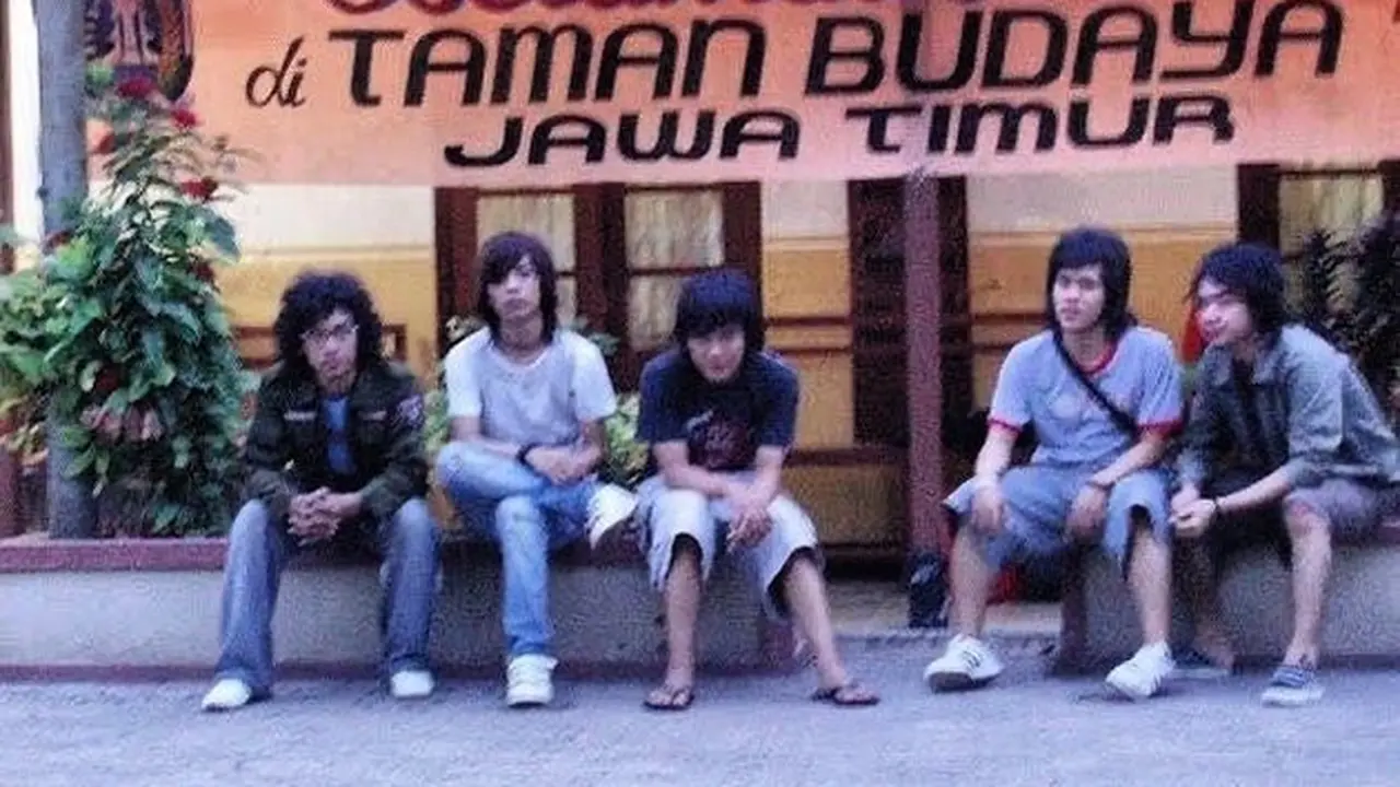 Dari Gaya Rambut Poni Lempar Hingga Rapi, Ini 7 Potret Jadul D'Masiv ...