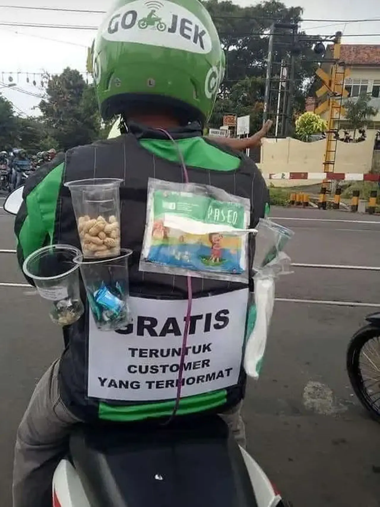 Beragam Cara Driver Ojol Memanjakan Penumpangnya dengan Layanan Bintang Lima - Otomotif Liputan6.com