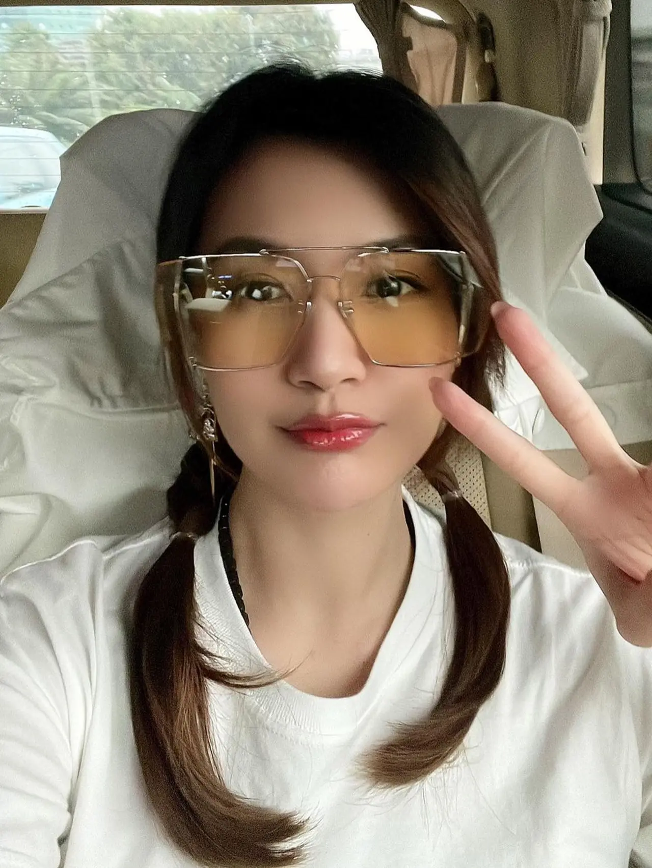 10 Potret Teranyar Asty Ananta, Wajahnya Tirus Mirip Bintang K-Pop - Entertainment Fimela.com