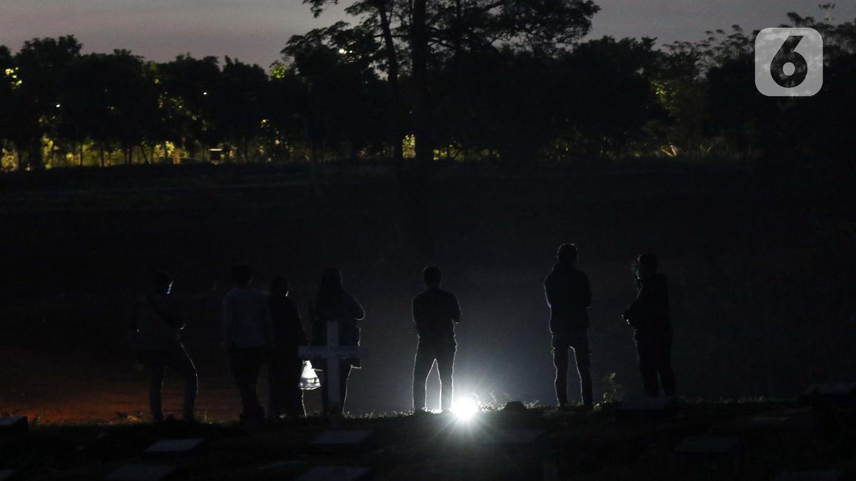 FOTO: Kasus Positif COVID-19 di Indonesia Tembus Angka 200 Ribu - Foto ...