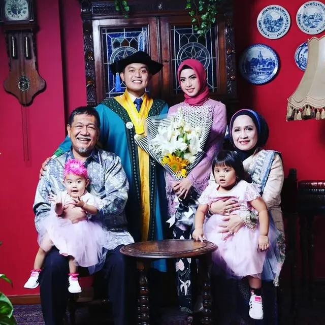 6 Potret Zulfikar Rakita Dewa Anak Deddy Mizwar yang Seorang TNI - Hot ...