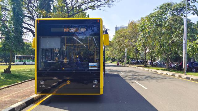 Menteri Investasi Hibahkan 1 Bus Listrik untuk Universitas Indonesia ...