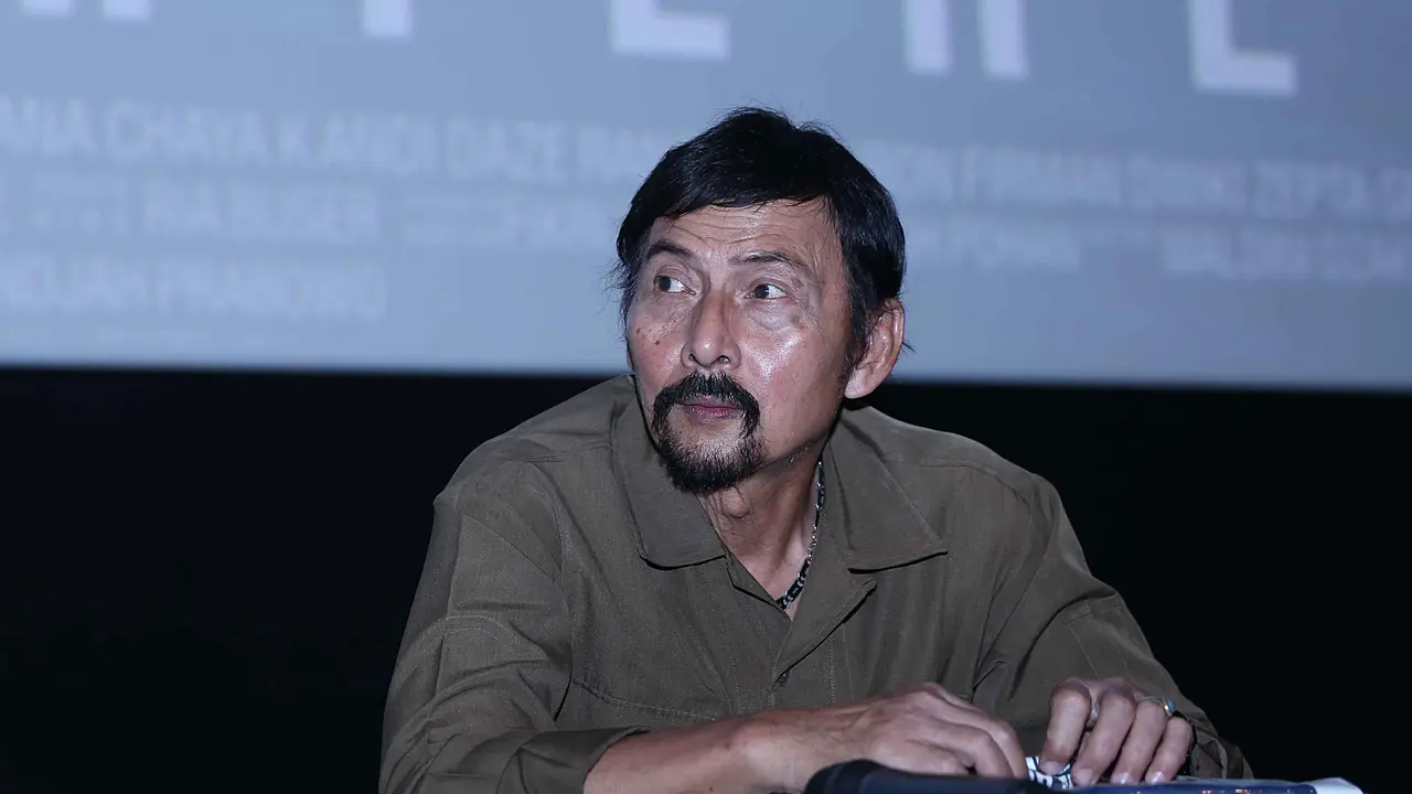 6 Potret Rumah Aktor Senior August Melasz, Berada di Area Pegunungan ...
