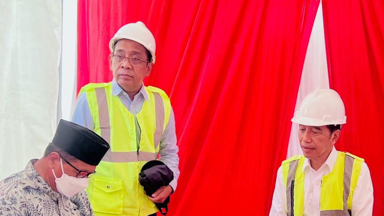 Jokowi Temui Warga yang Berdemo saat Peresmian Tol Semarang-Demak