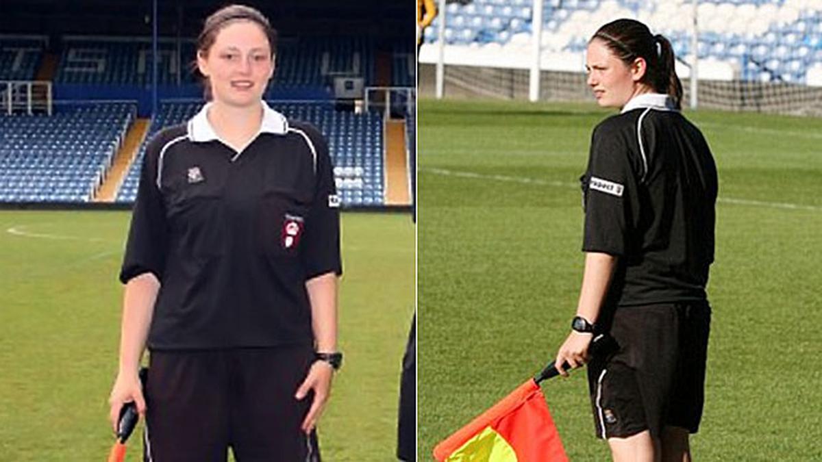Dilecehkan Penonton, Wasit Wanita ini Tinggalkan Lapangan - Bola ...
