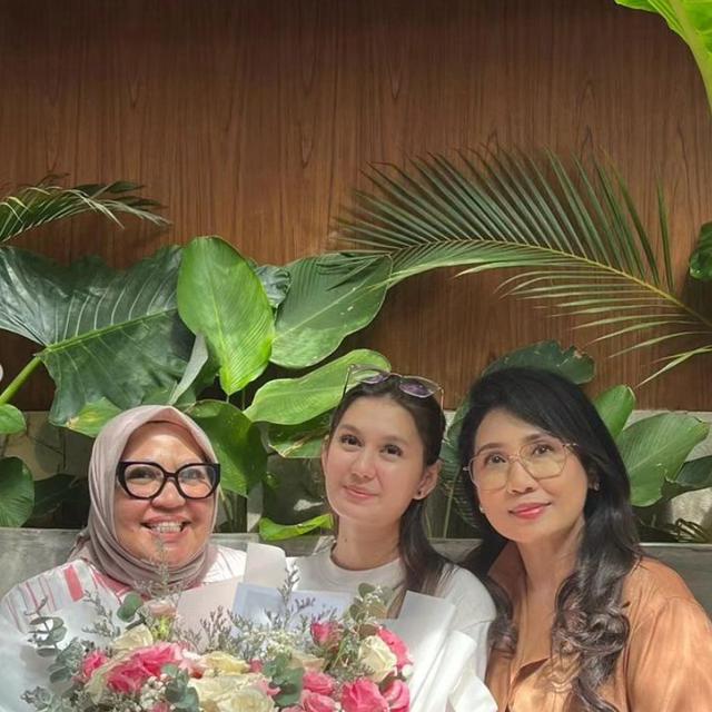 Potret Kedekatan 6 Artis Bareng Orang Tua Pacarnya, Calon Mertua Idaman