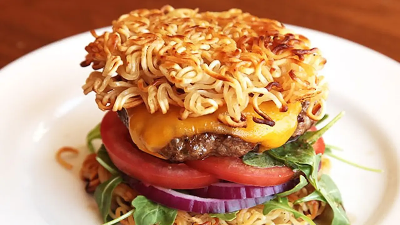 7 Cara Membuat Burger Rumahan yang Lezat, Bisa Pakai Nasi dan Mi Instan ...