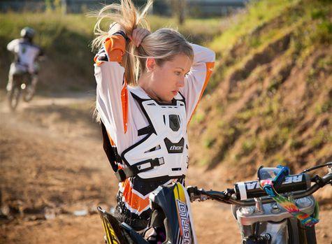 5 Crosser Wanita Paling Seksi di Dunia - Berita Otosia.com