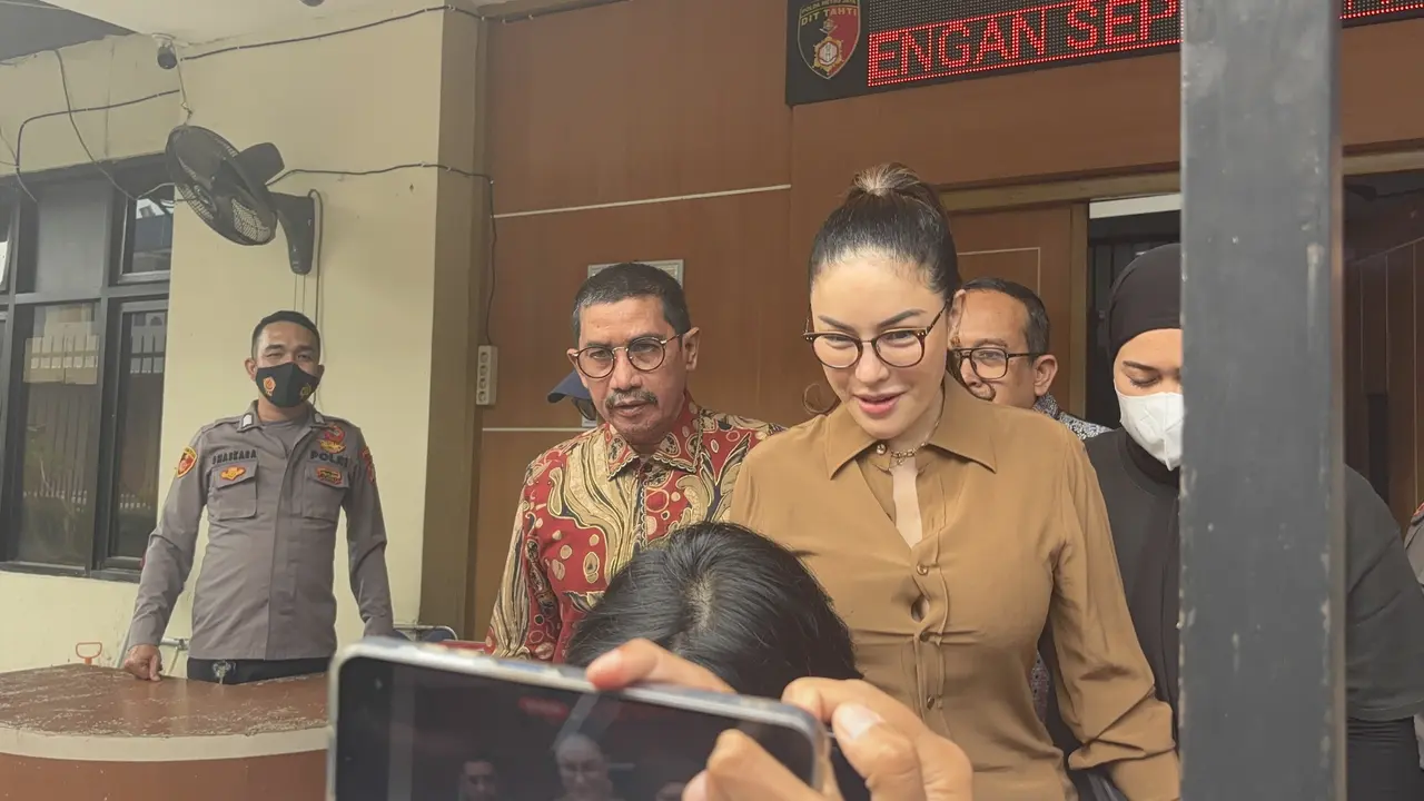 Reza Gladys Bingung Digugat Nikita Mirzani Rp100 Miliar, Pengacara Ungkit Perbuatan Melawan ...