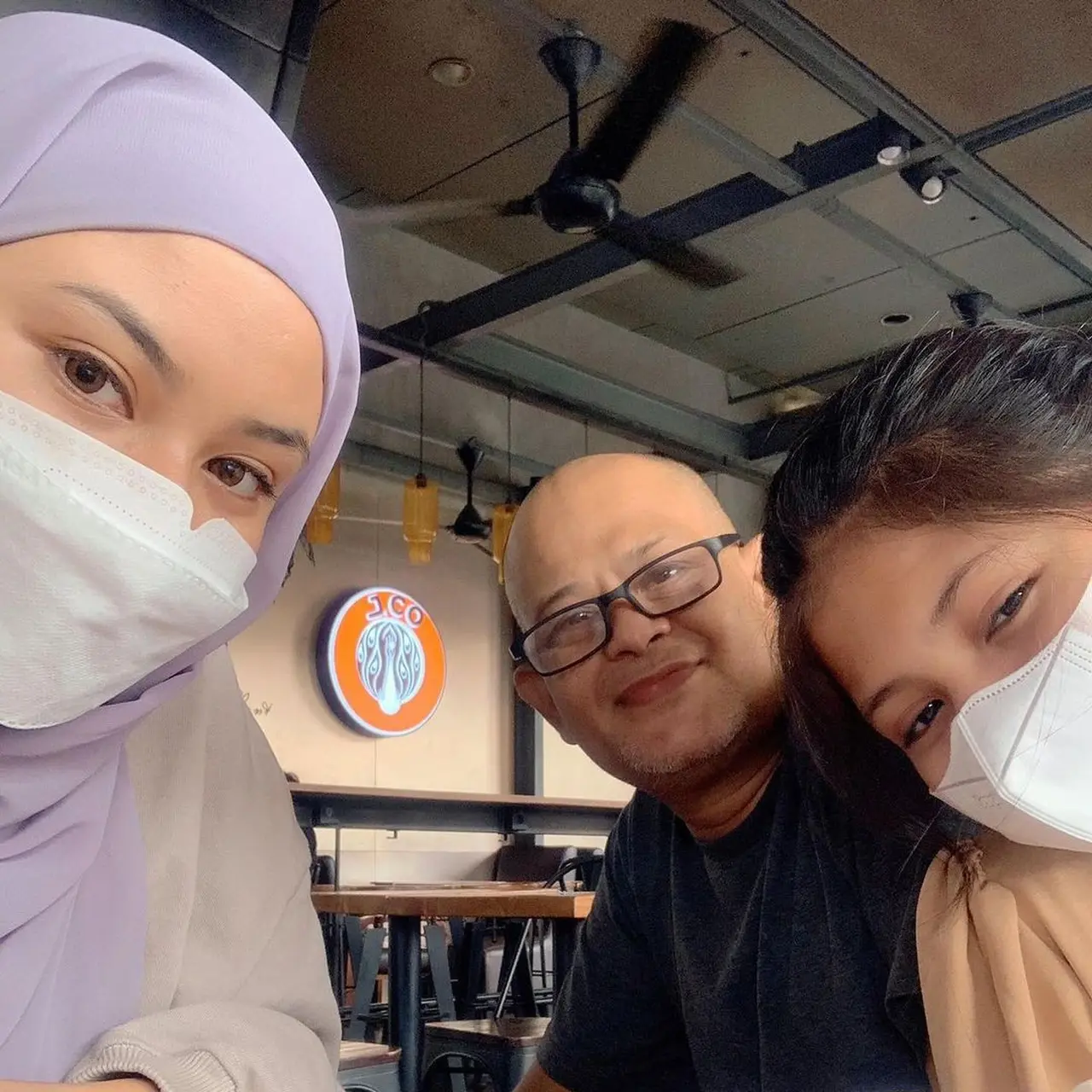 6 Potret Kenangan Basmalah Gralind 'Habibie & Ainun 3' dan Ayah, Wafat saat Ramadhan - Hot ...