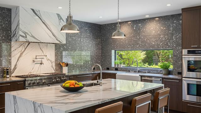 6 Material Backsplash Dapur Anti Minyak, Simak Tips Perawatan dan ...