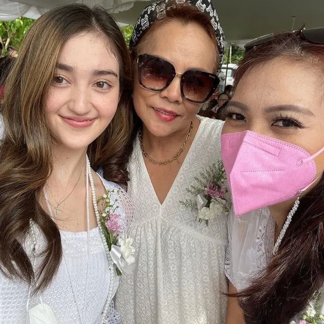 7 Momen Ranty Maria Pulang Kampung ke Manado, Kunjungi Makam Kakek ...