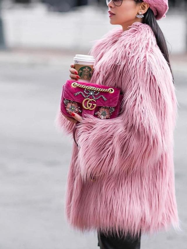 Tidak Hanya Memberikan Kesan Feminin, Warna Pink Bisa Bikin Gaya Edgy ...