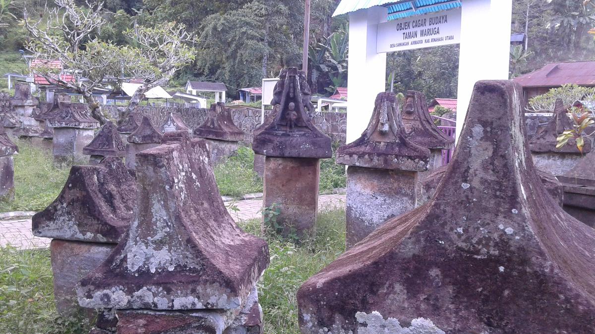 Mengenal Waruga, Kuburan Kuno di Desa Wisata Tumaluntung
