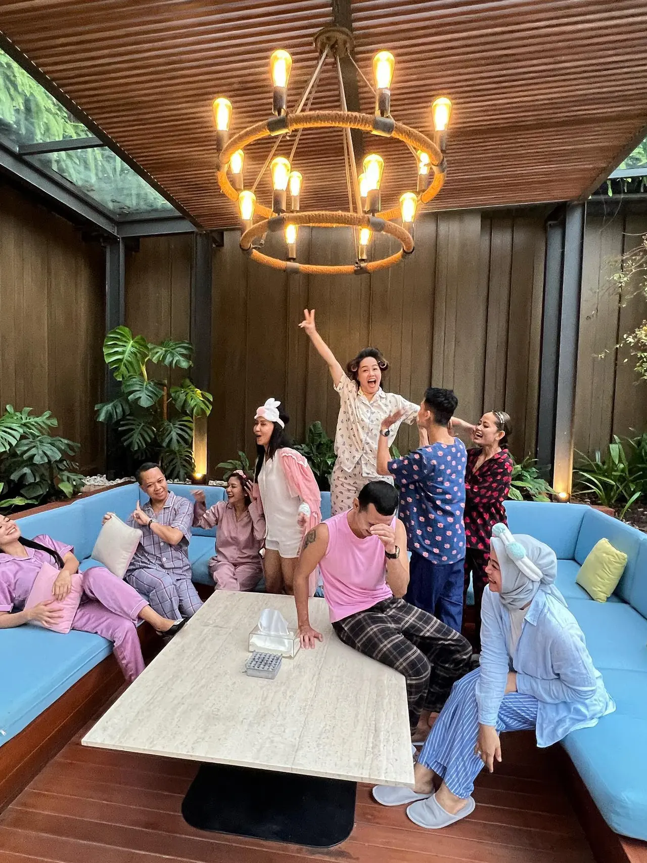 7 Momen Titi Kamal Rayakan Ulang Tahun dengan Tema Pajamas Party Bareng ...