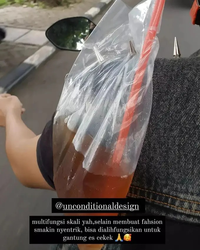 10 Kelakuan Pacar yang Ngeselin saat Dibonceng Motor, Mau Marah tapi ...