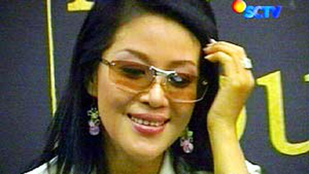 Maria Eva Digugat Cerai
