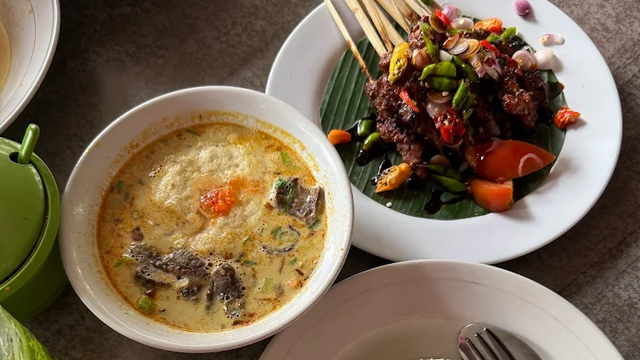 7 Rekomendasi Tempat Makan Soto Betawi di Jakarta Selatan Terenak 2025