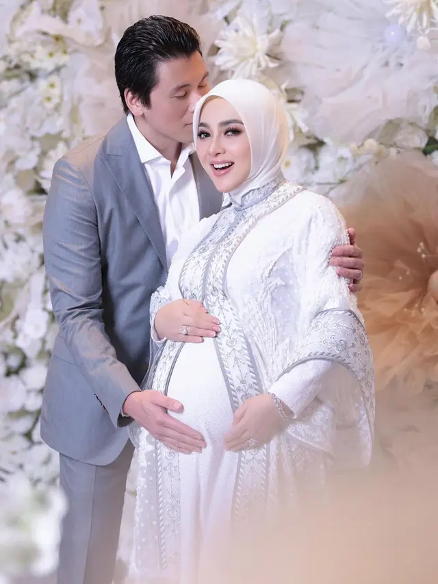 8 Potret Syahrini Hamil Pertama Usia 43 Tahun, Sempat Dirahasiakan 7 Bulan - Hot Liputan6.com
