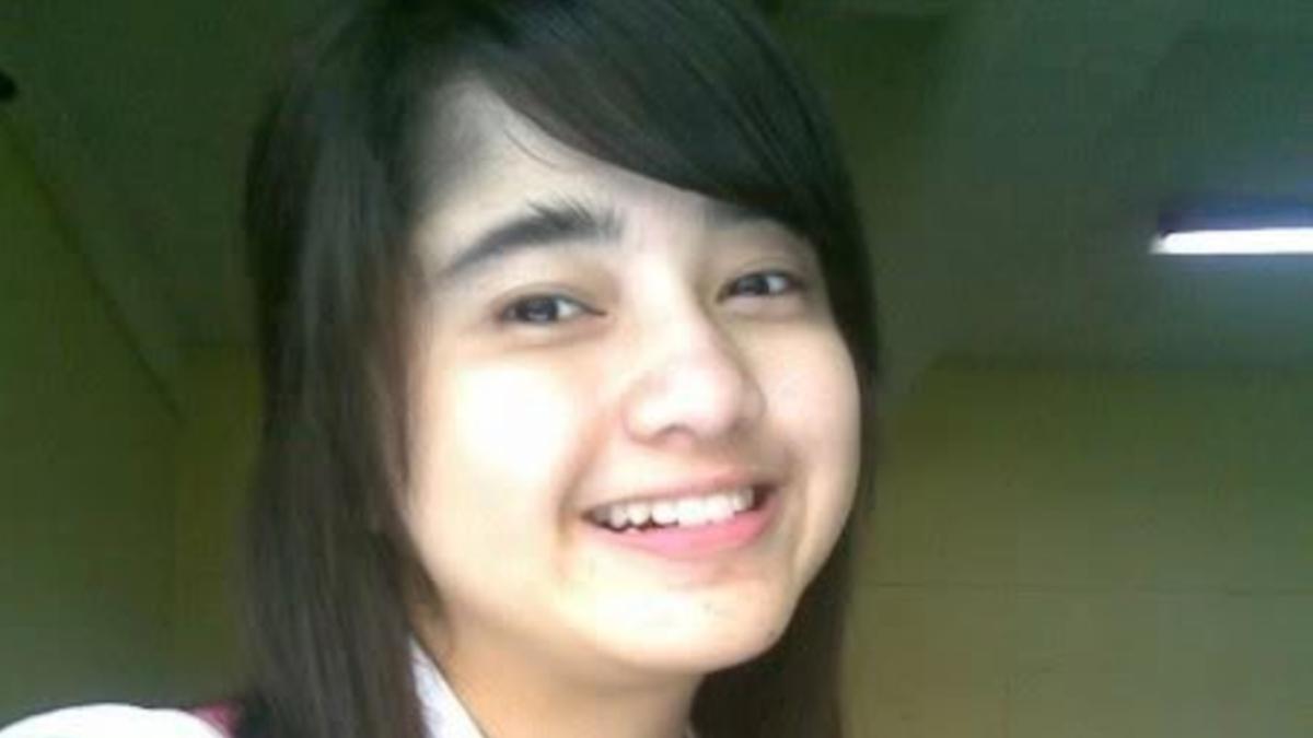 Foto Masa SMA 'Cewek Cantik' Tirani Dwitasari, Viral Zaman Friendster dan FB Tahun 2009 - Foto ...