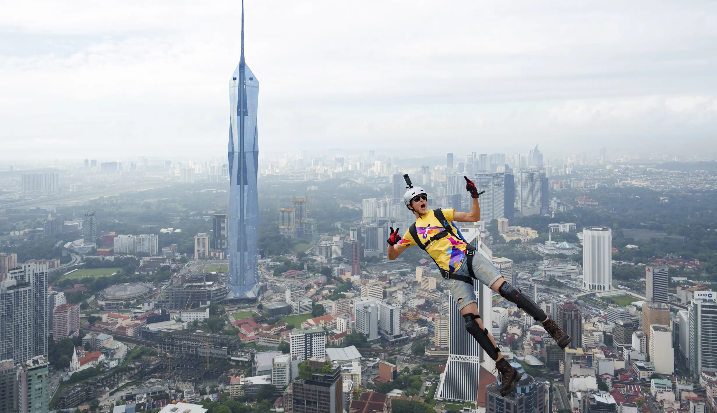 Pacu Adrenalin dengan Terjun Bebas dari Puncak Menara Kuala Lumpur ...