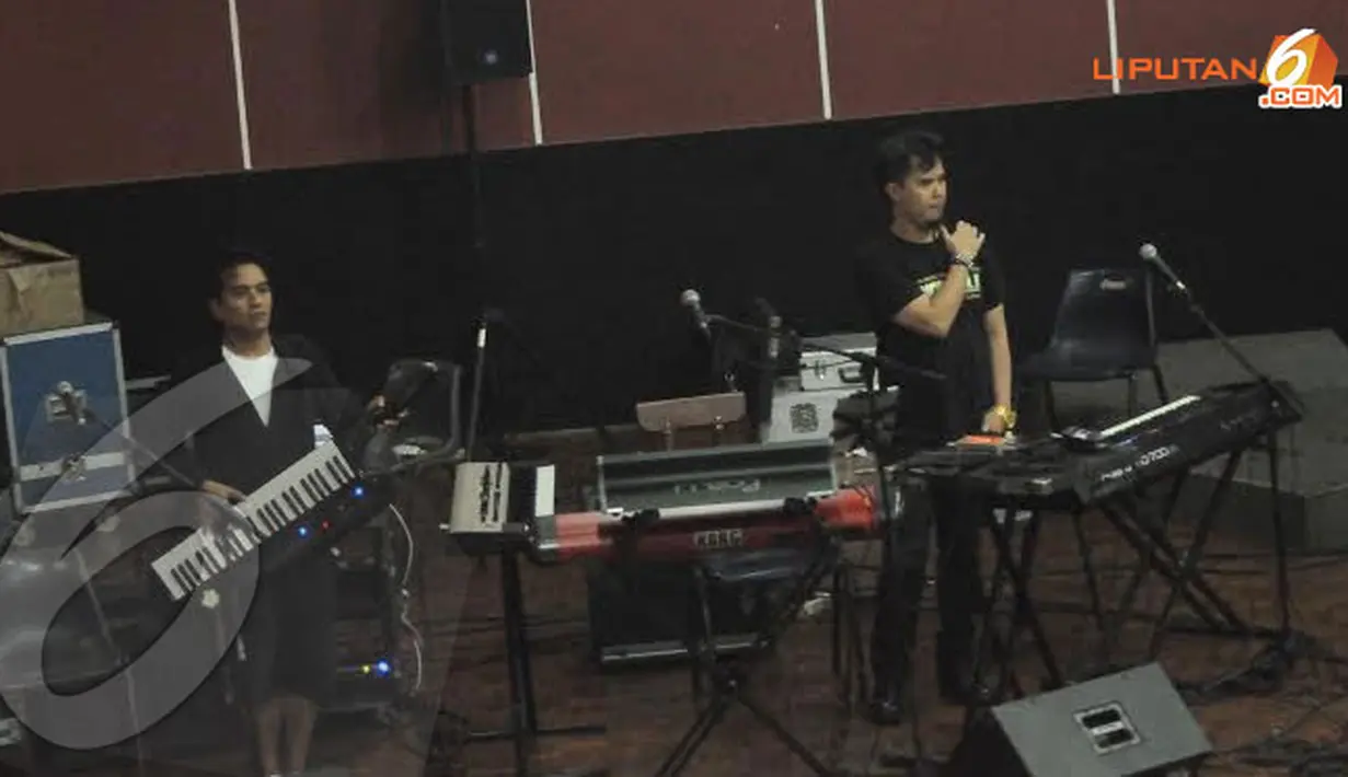 [FOTO] Ahmad Dhani dan Indra Lesmana Akui Dirinya Pendekar - Foto ...