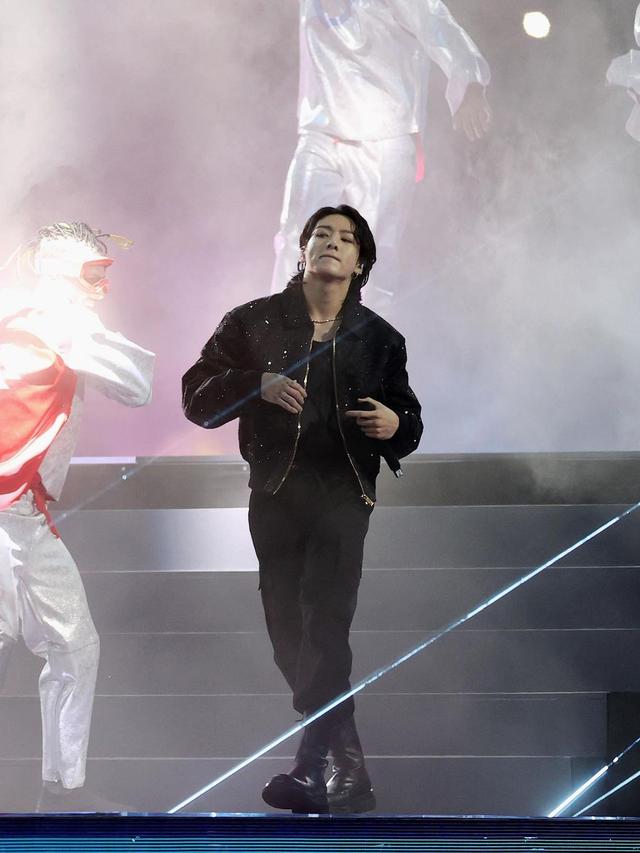 Pesona Luar Biasa Jung Kook BTS Tampil di Opening Ceremony FIFA World ...