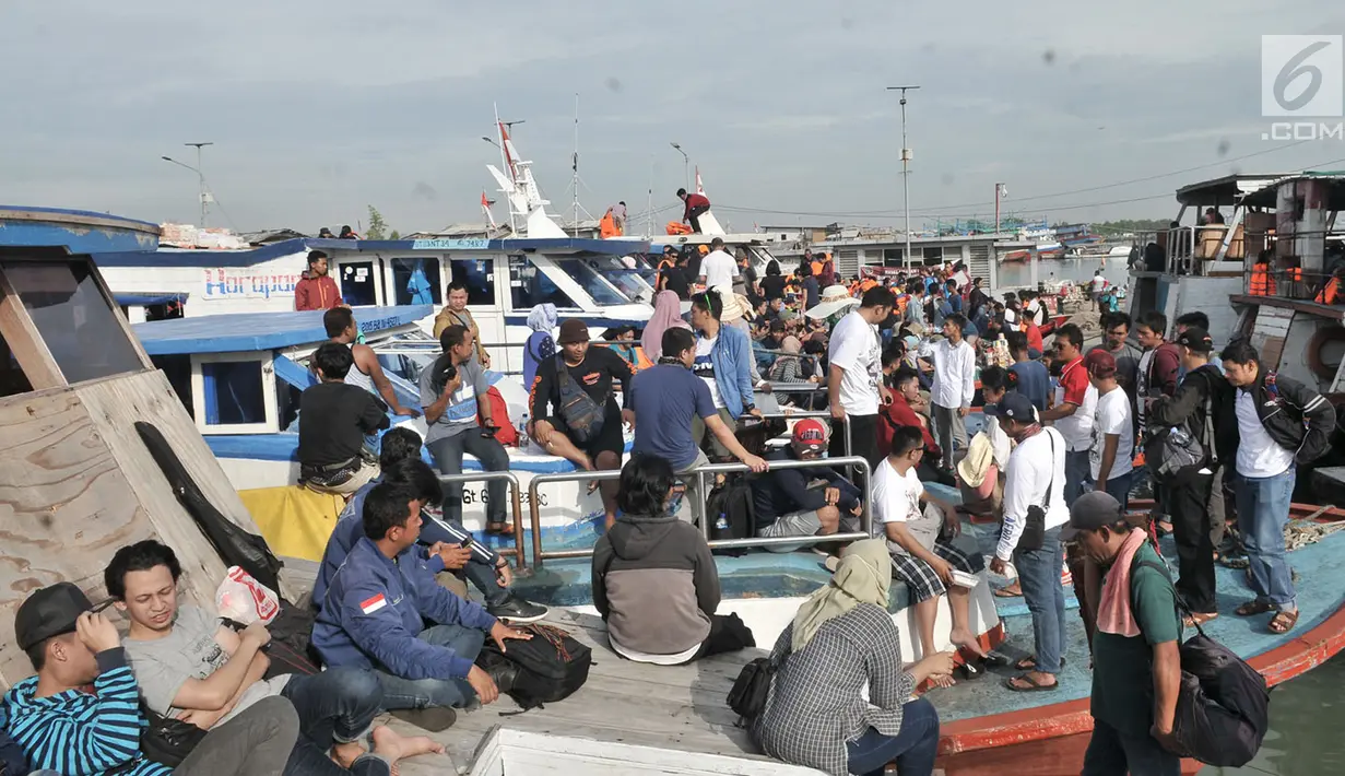 FOTO: Pelabuhan Kali Adem Muara Angke di Libur Akhir Pekan - Foto ...