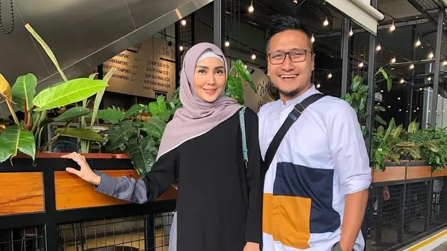 Awal Hijrah, Arie Untung - Fenita Arie Sempat Kesulitan Ekonomi ...