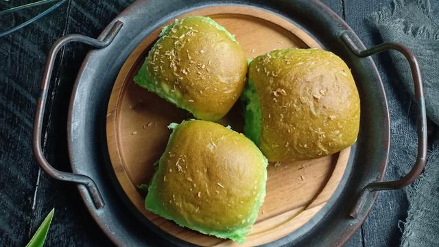 Resep Roti Sobek Pandan Empuk dan Lembut - Food Fimela.com