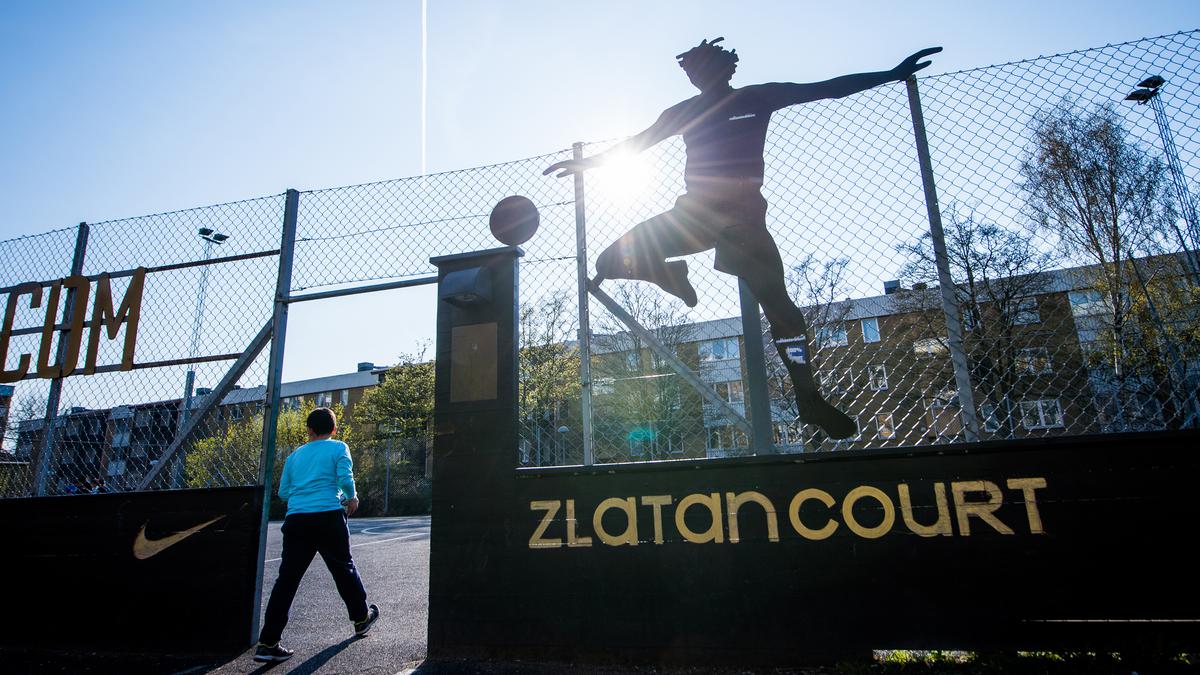 Ini Lapangan Tempat Zlatan Ibrahimovic Bermain Bola Waktu Kecil - Foto ...