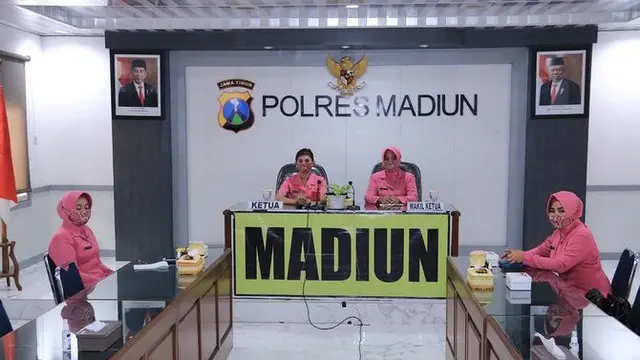 6 Potret Terbaru Briptu Eka Frestya, Kini Jadi Ibu Bhayangkari - Hot ...