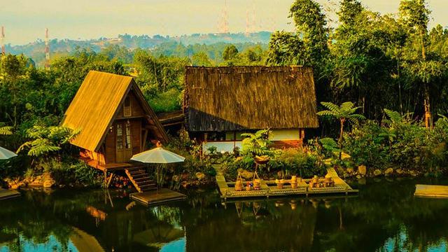 Menikmati Akhir Pekan di Dusun Bambu, Wisata Populer di Bandung