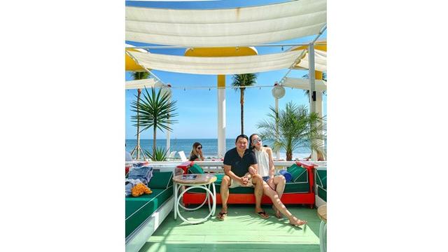 Jarang Muncul di TV, Ini 7 Potret Jill Gladys dan Kekasih yang ...