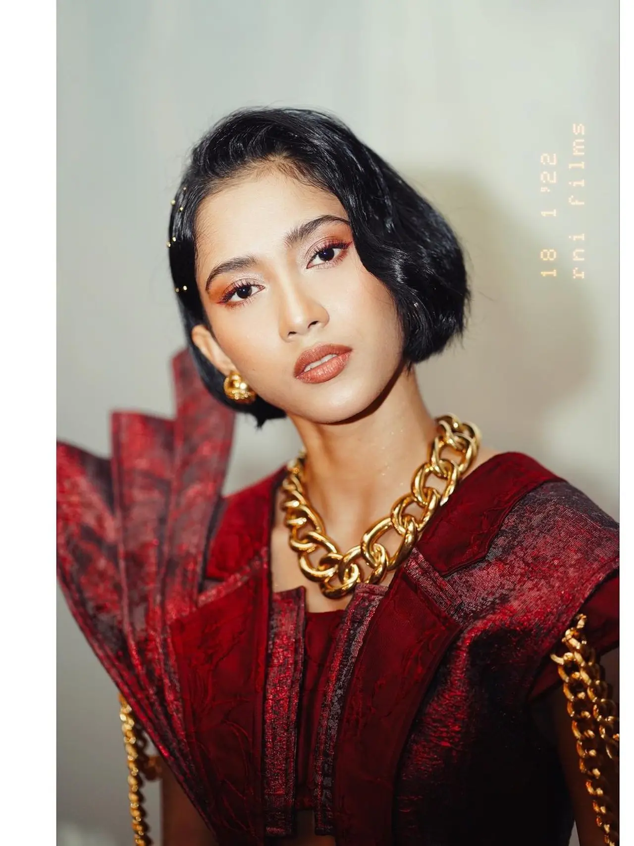 7 Potret Aktris Dengan Rambut Bondol Gaya Luna Maya Menawan Hot