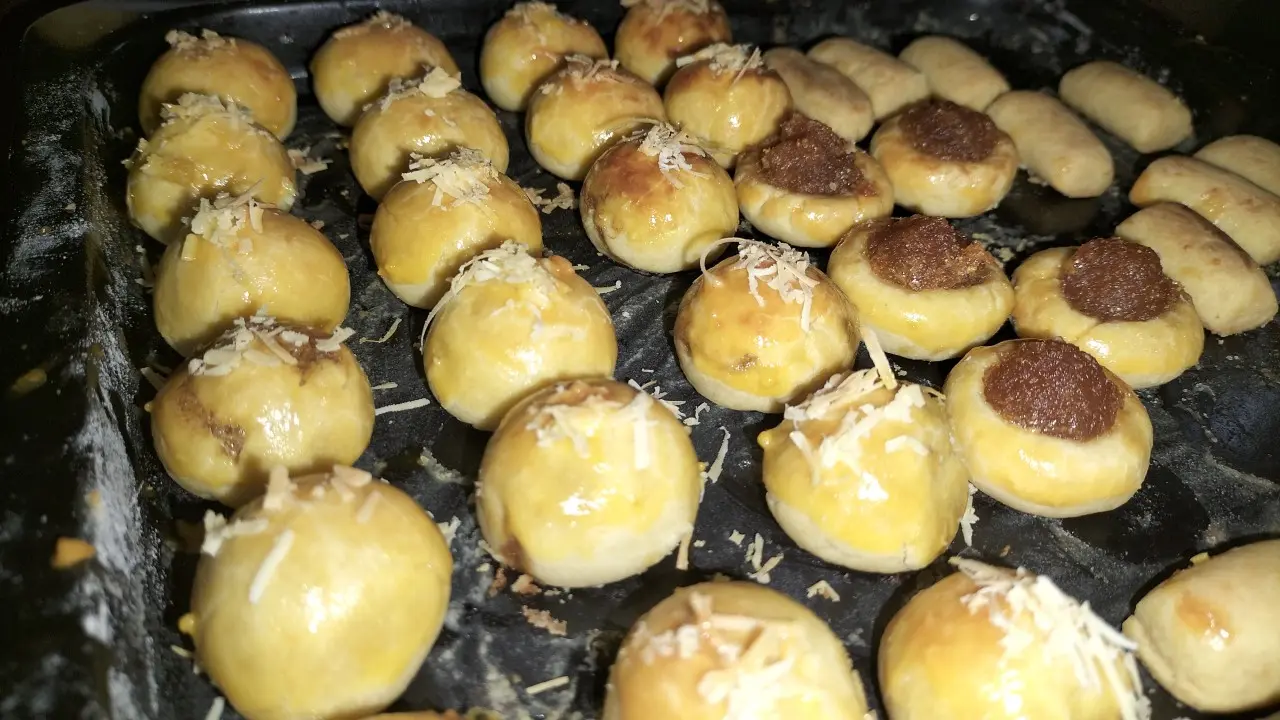 6 Potret Olesan Nastar Tidak Kuning Kinclong Ini Bikin Senyum Tipis ...
