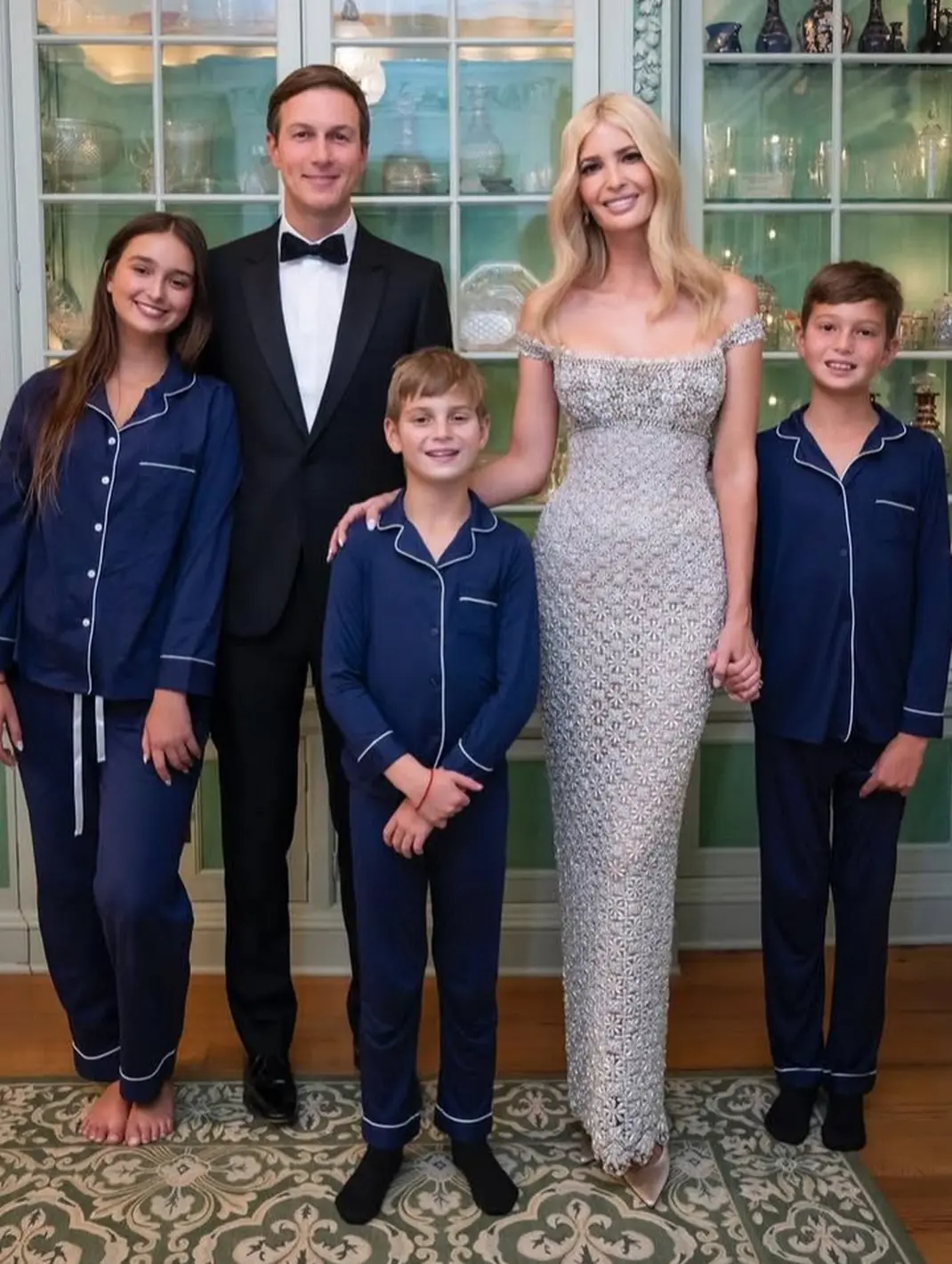 6 Gaya Gemerlap Ivanka Trump Putri Donald Trump, Dibalut Dress Kristal ...