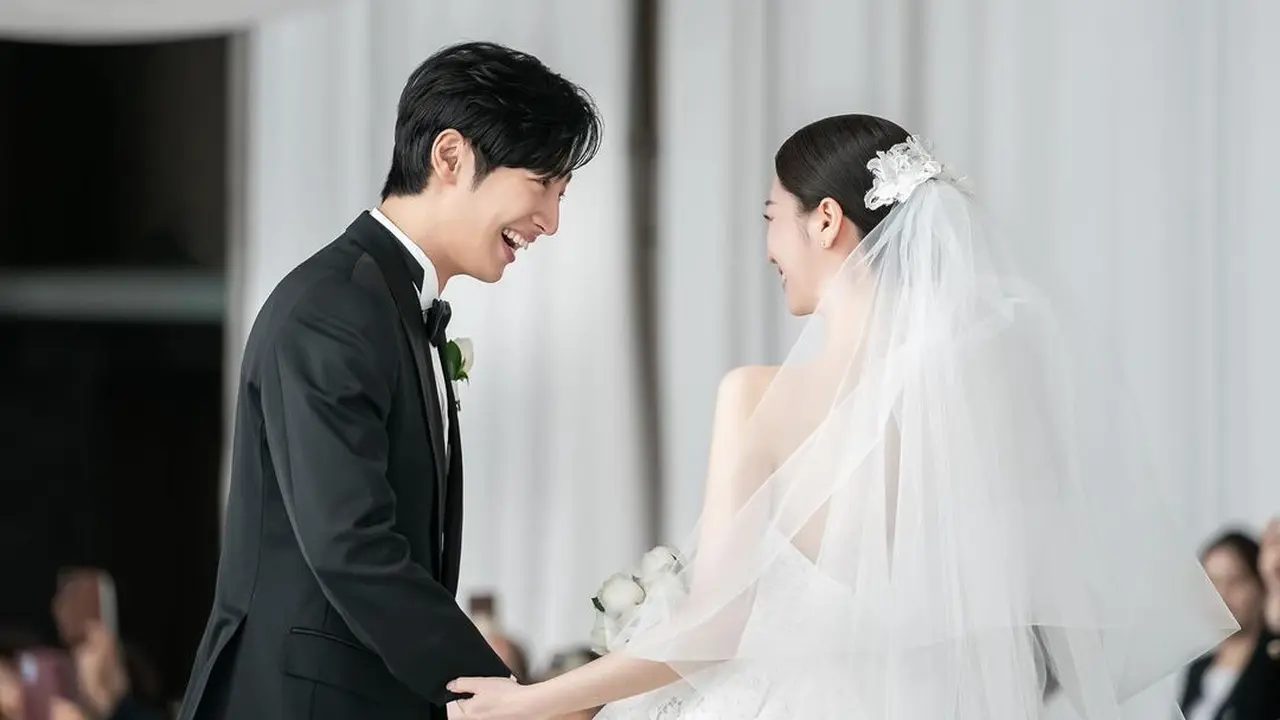 Menikah dengan Non Seleb, Ini Potret Istri Lee Sang Yeob yang Memukau