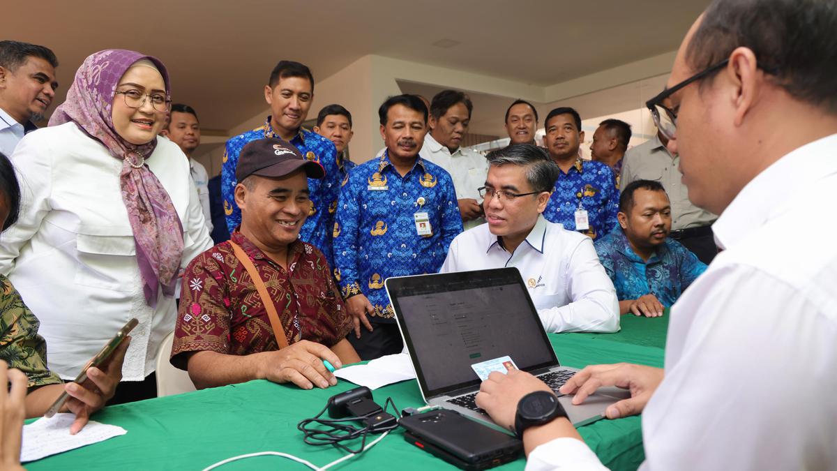 Menaker Pastikan Hak-Hak Eks Pekerja Sritex Group Terpenuhi - News Liputan6.com