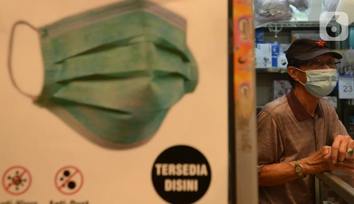 FOTO: Penjualan Masker Bedah di Pasar Pramuka Masih Normal - Foto ...