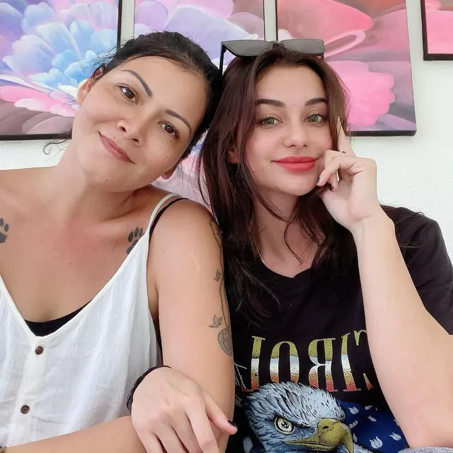 Beda Pendapat, Istri Jerinx dan Melanie Subono Tetap Bersahabat ...