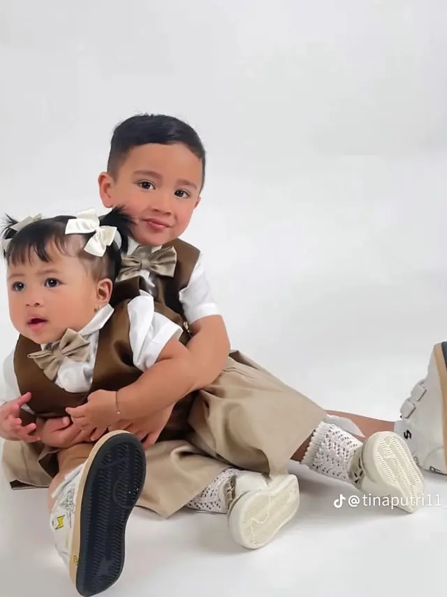 7 Potret Gemas Lily Putri Raffi Ahmad Sudah Jadi Bintang Iklan, Dipeluk Rayyanza - Hot Liputan6.com