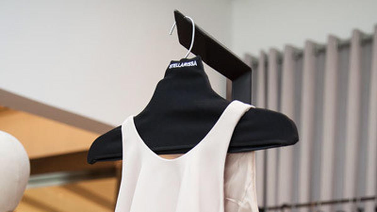 Warna-Warna Natural Stella Rissa untuk Sosok Perempuan Urban - Photo ...