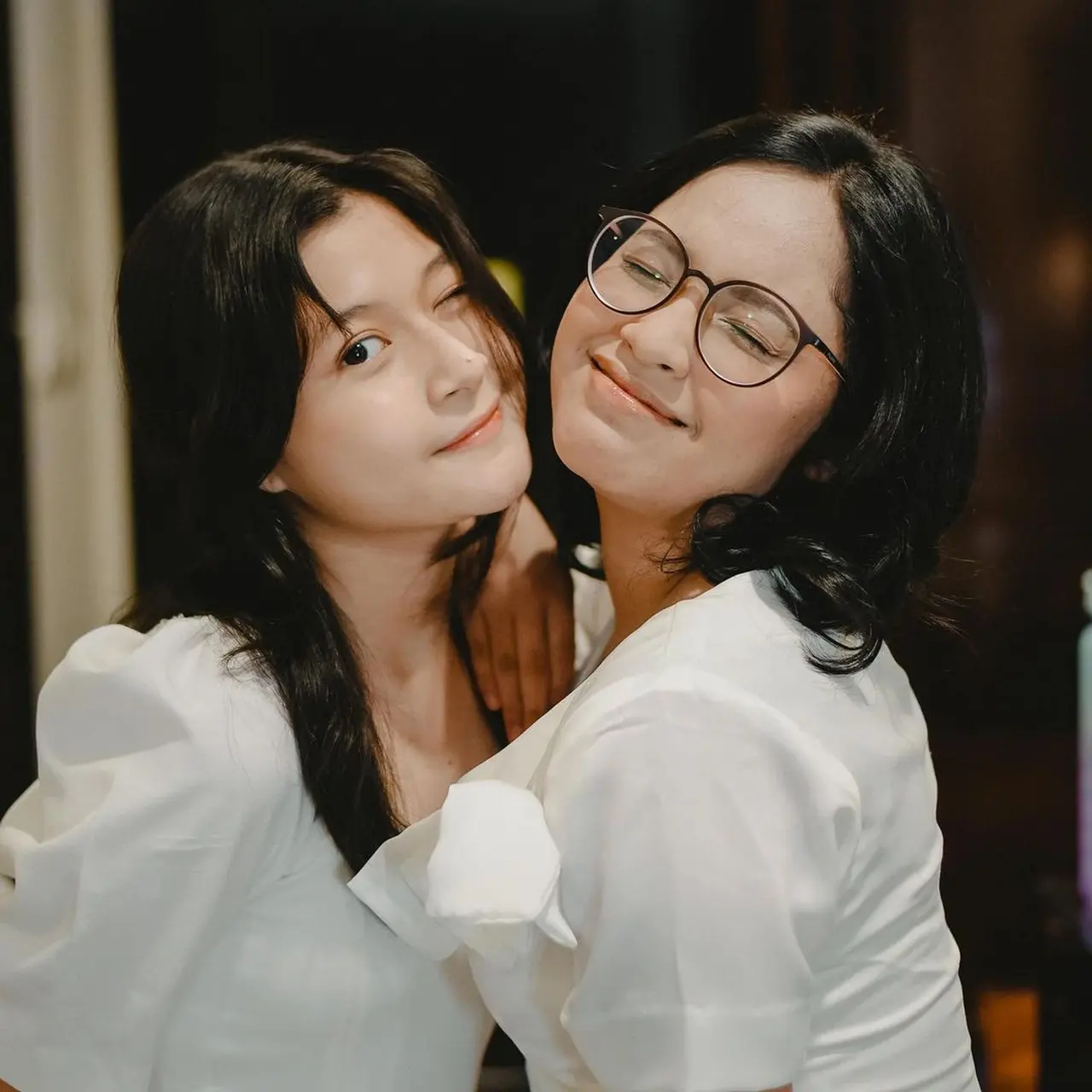 6 Potret Nasha Anaya dan Shakiena Azalea Anak Okie Agustina, Terpaut Usia 3 Tahun - Hot Liputan6.com