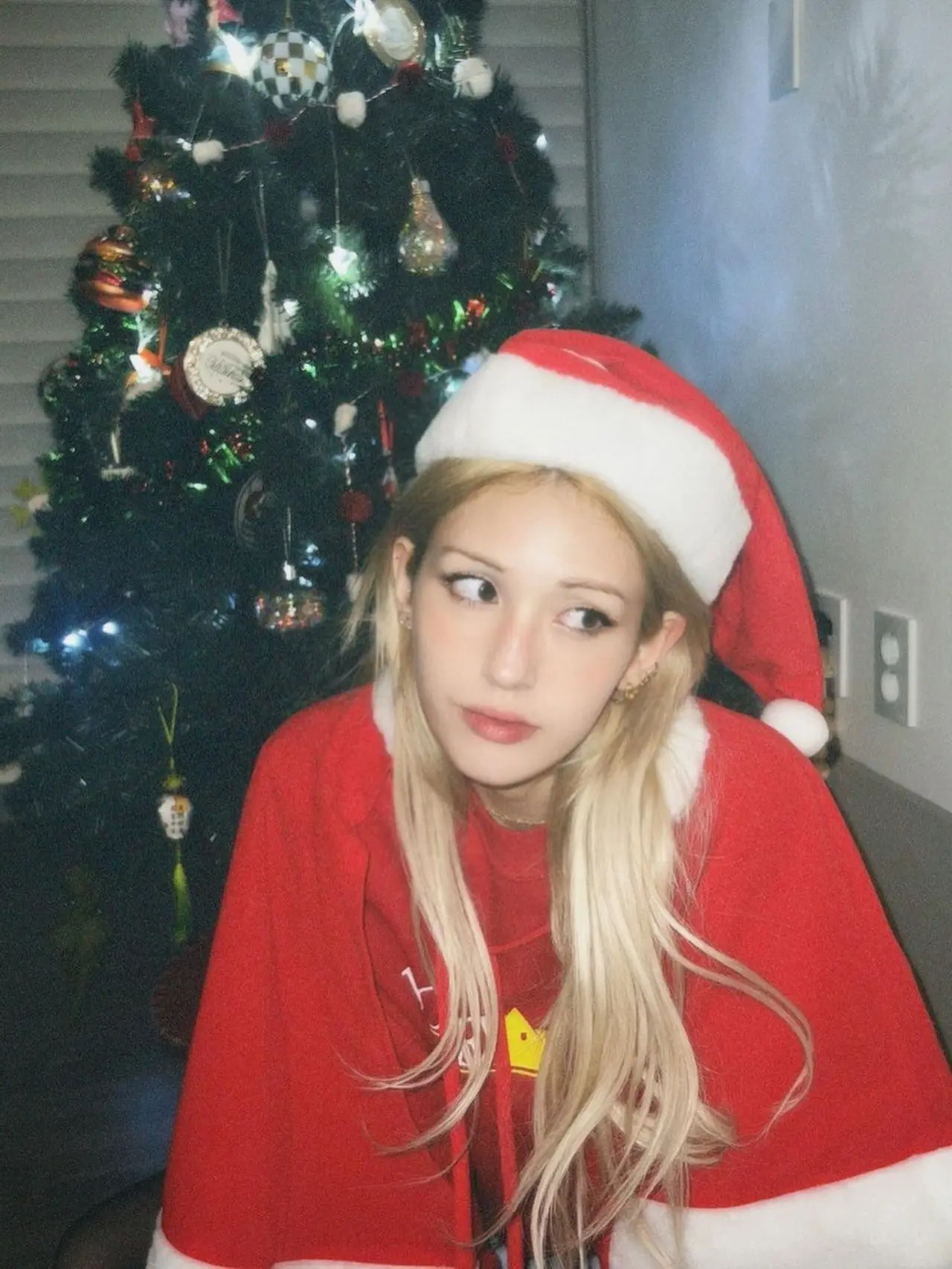 Inspirasi Makeup untuk Natal dari Girl Group K-POP Mulai dari Rose ...